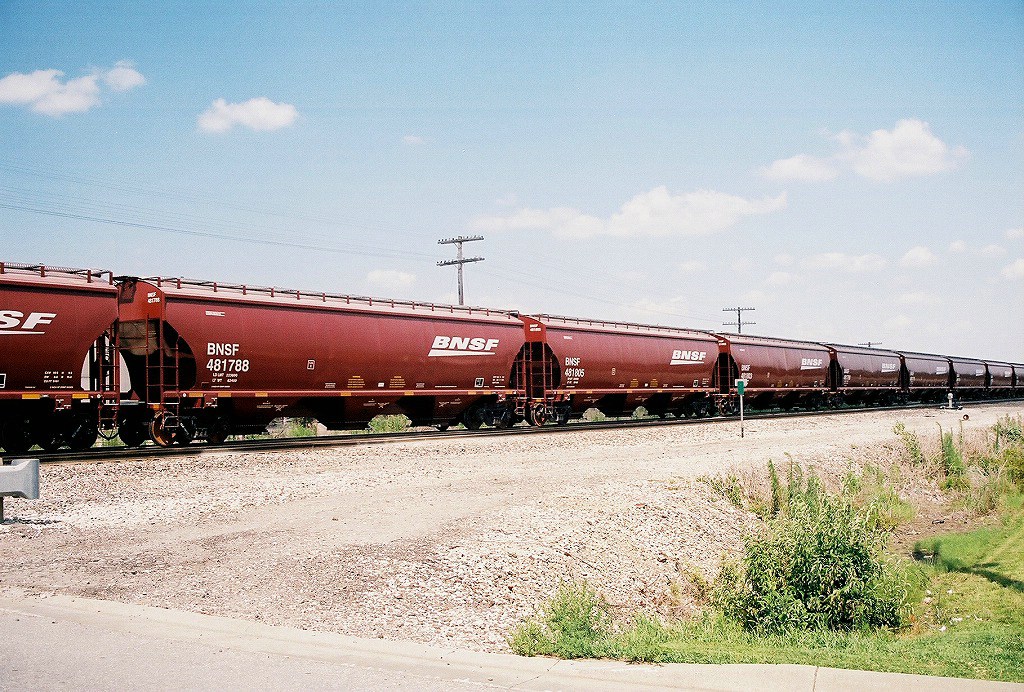BNSF westbound grain train